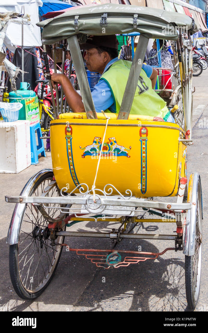 Rickshaw driver waiting for passenger, Nonthaburi, Thailand Stock Photo ...