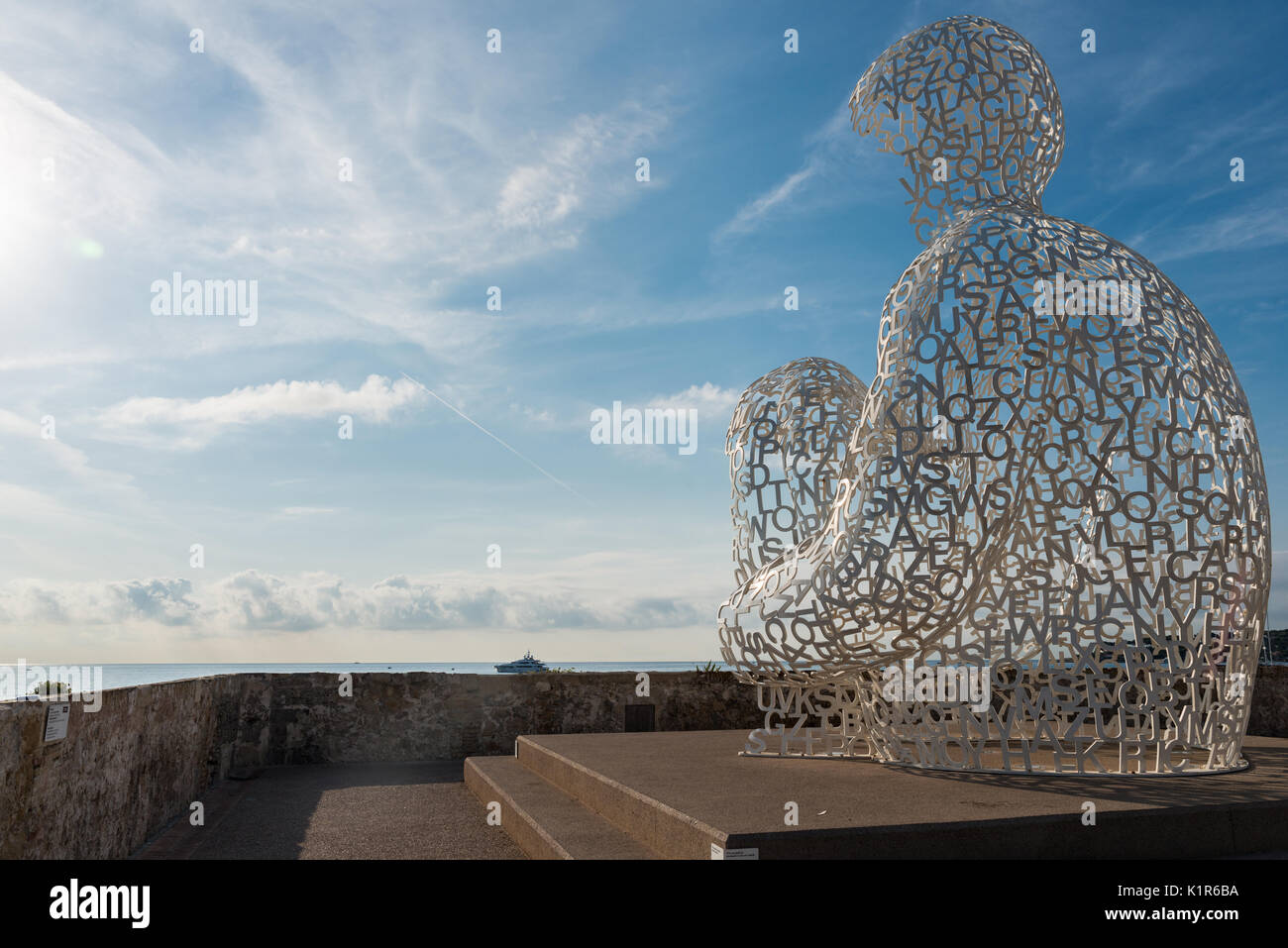 "The Nomad" sculpture by Catalan artist Jaume Plensa overlooking the ...