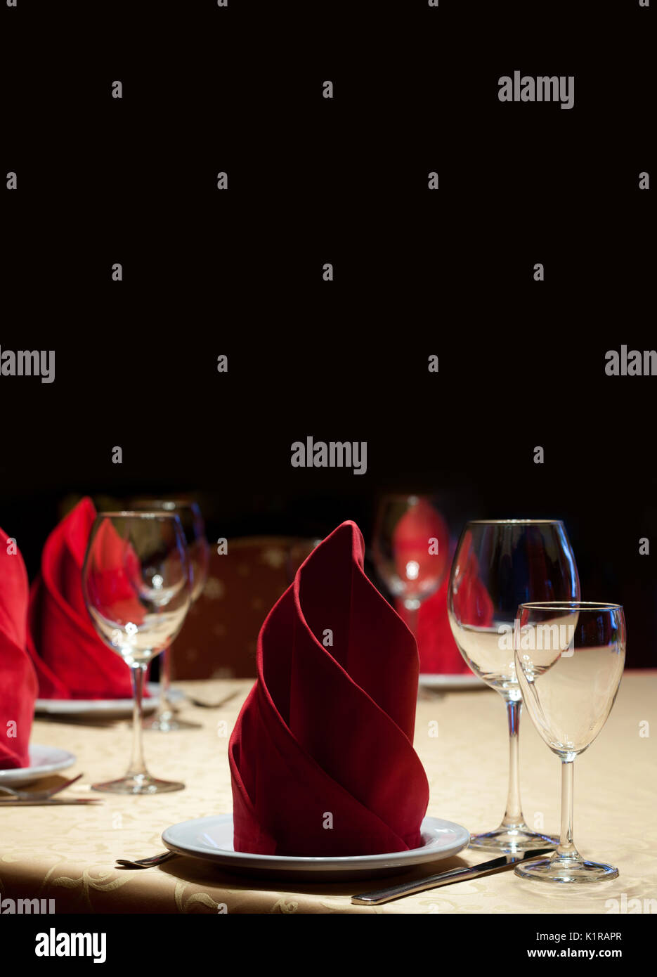 Red napkins hi-res stock photography and images - Alamy