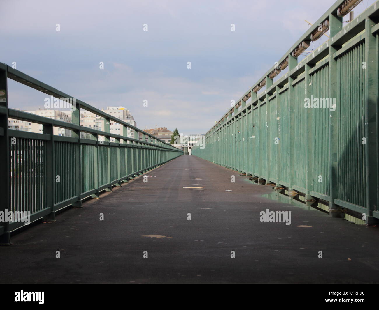 Very long footpath hi-res stock photography and images - Alamy