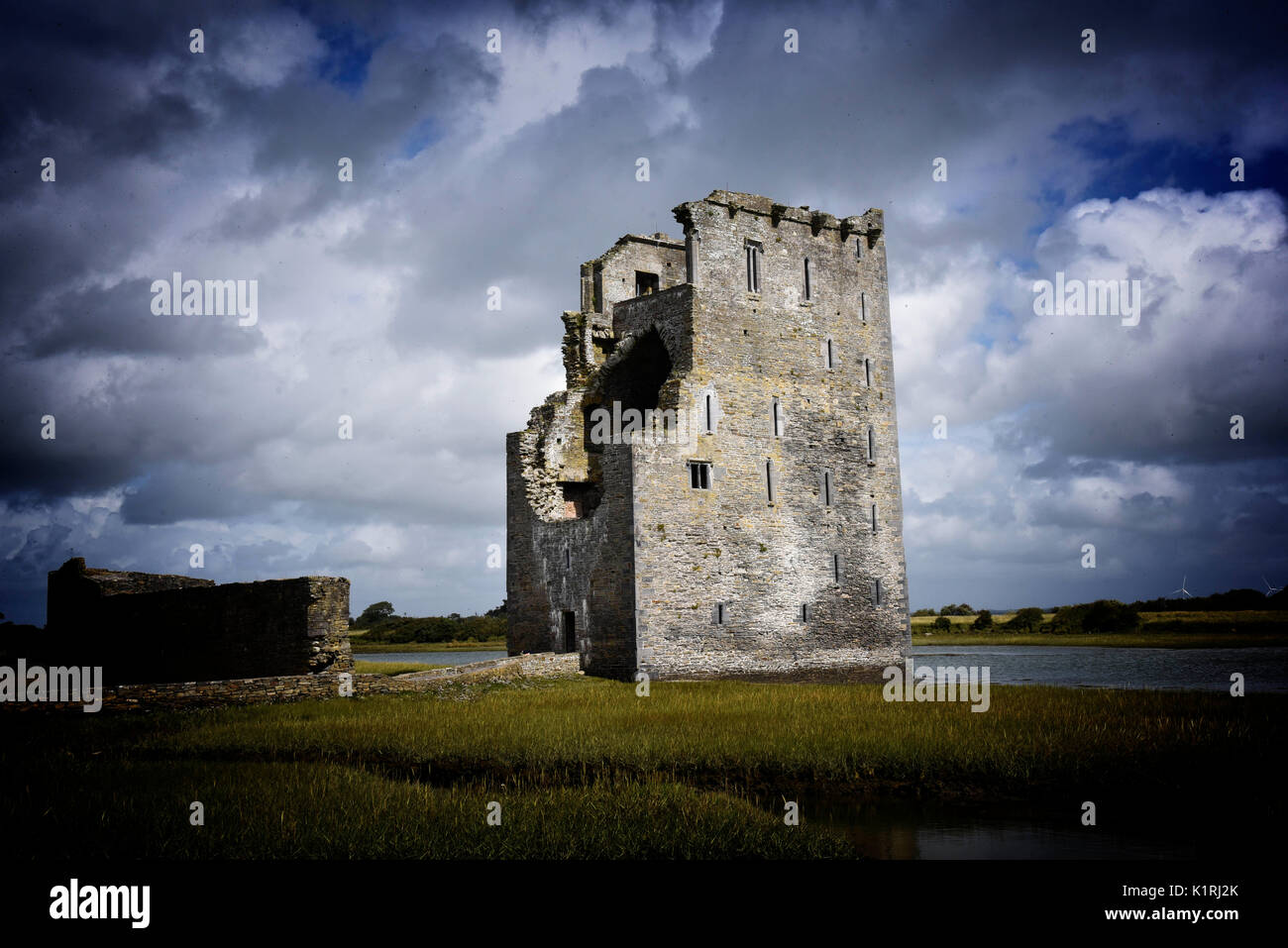 Ireland Carrigafoyle Castle Co. Kerry. Ruined Elizabethan fortress ...