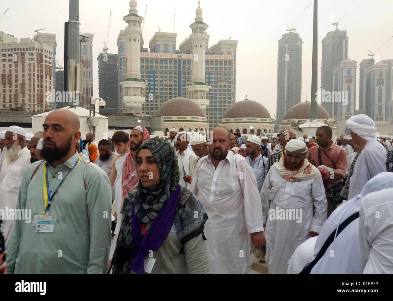 Mecca, Mecca, Saudi Arabia. 24th Aug, 2017. Muslim pilgrims gather ...