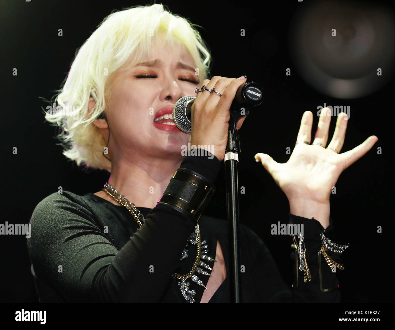 S. Korean singer Park Ki-young South Korean singer Park Ki-young ...