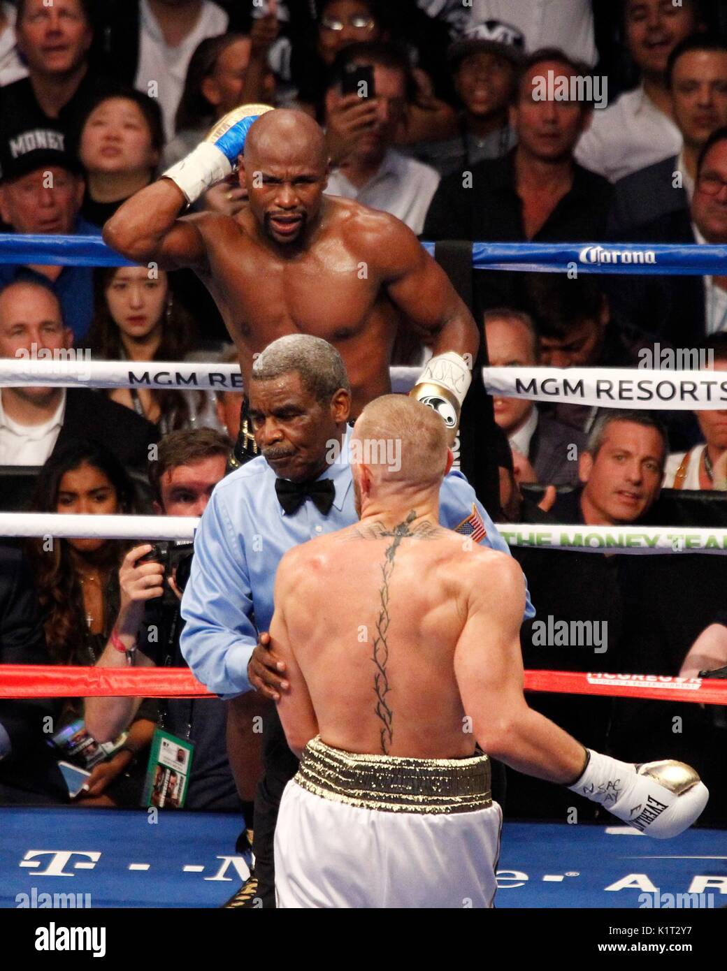 Las Vegas, NV, USA. 26th Aug, 2017. Floyd Mayweather, Referee Robert ...