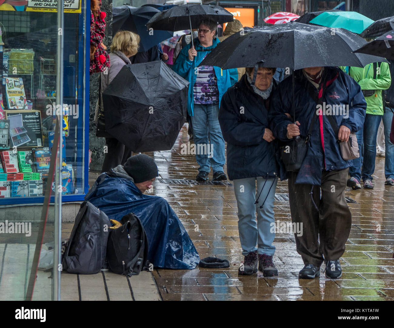 Rainy Day Princes Street, in Edinburgh, Scotland Stock Photo - Alamy