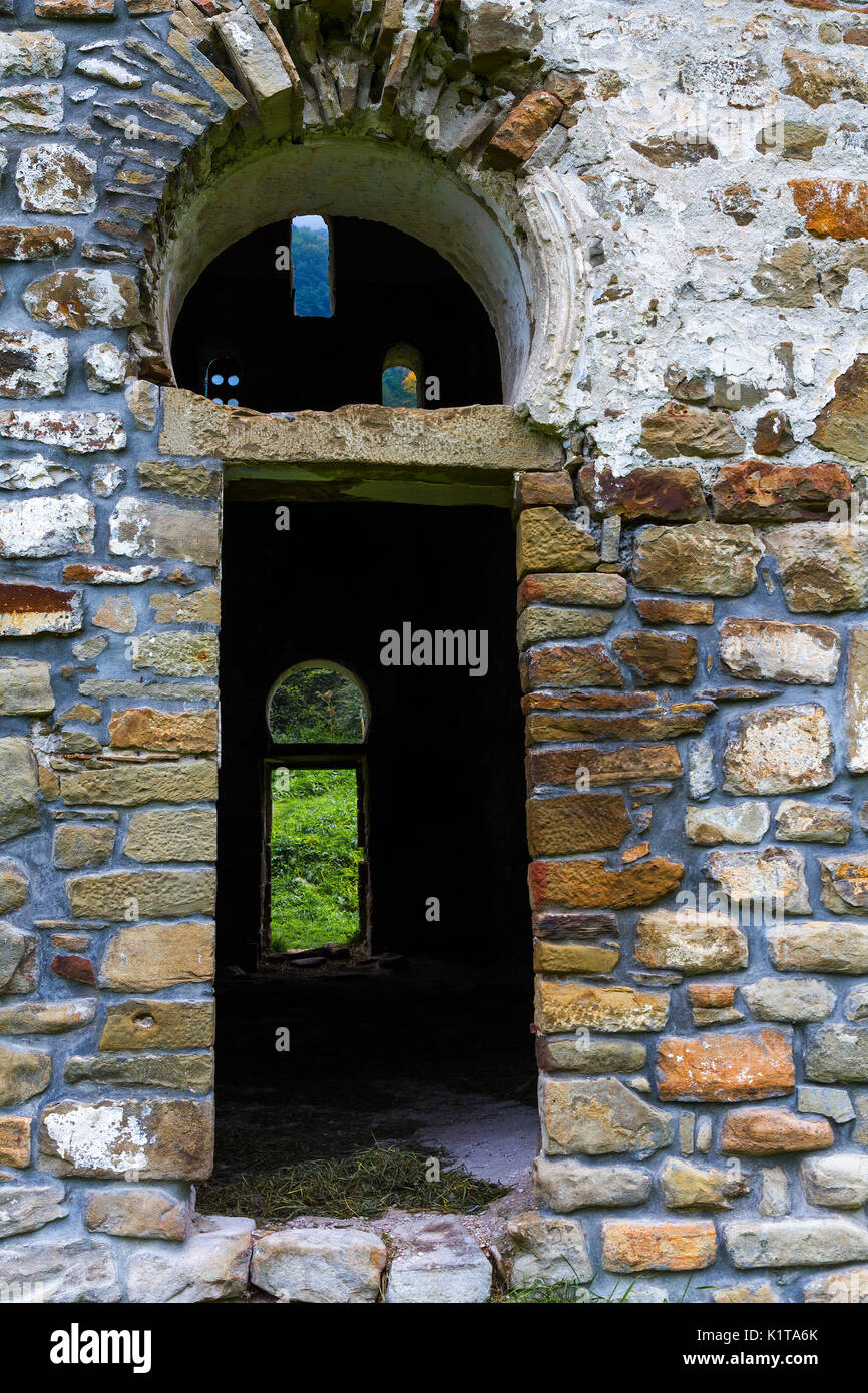 Ancient architecture background: old stone ruines wall texture pattern ...