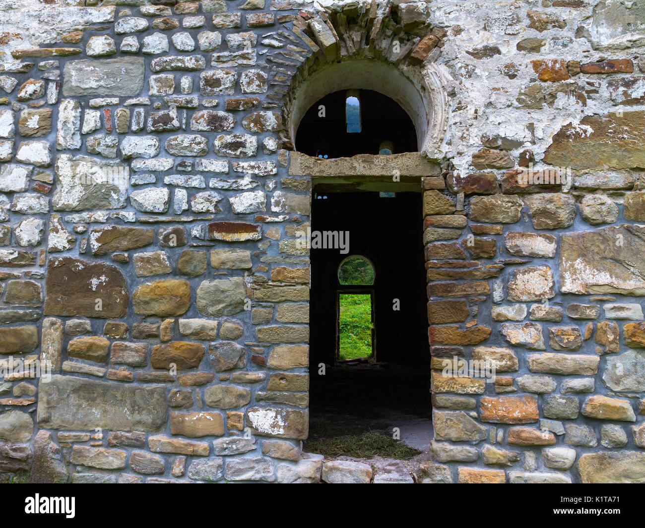 Ancient architecture background: old stone ruines wall texture pattern ...