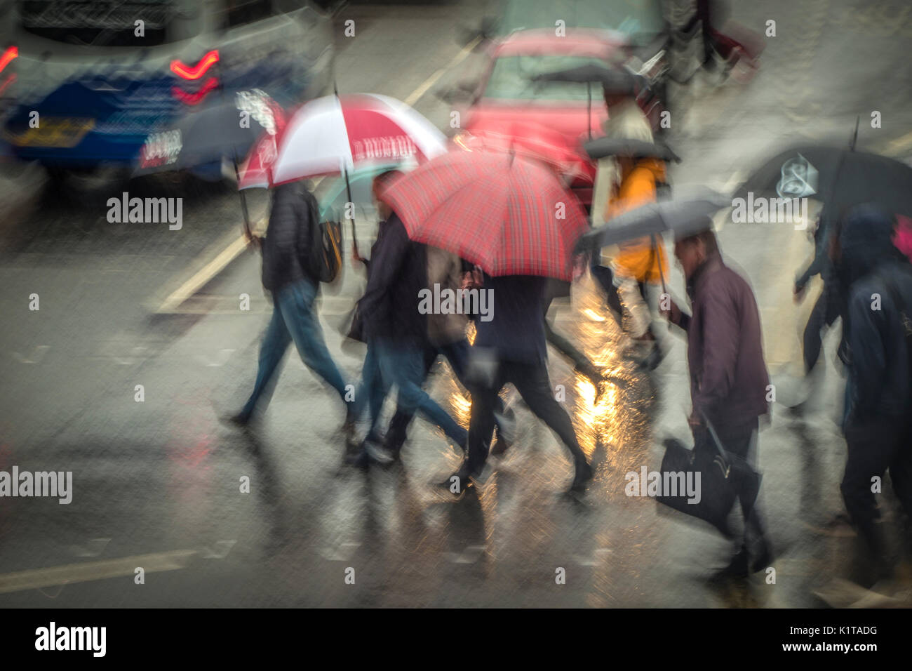 Rainy weather in edinburgh hi-res stock photography and images - Alamy