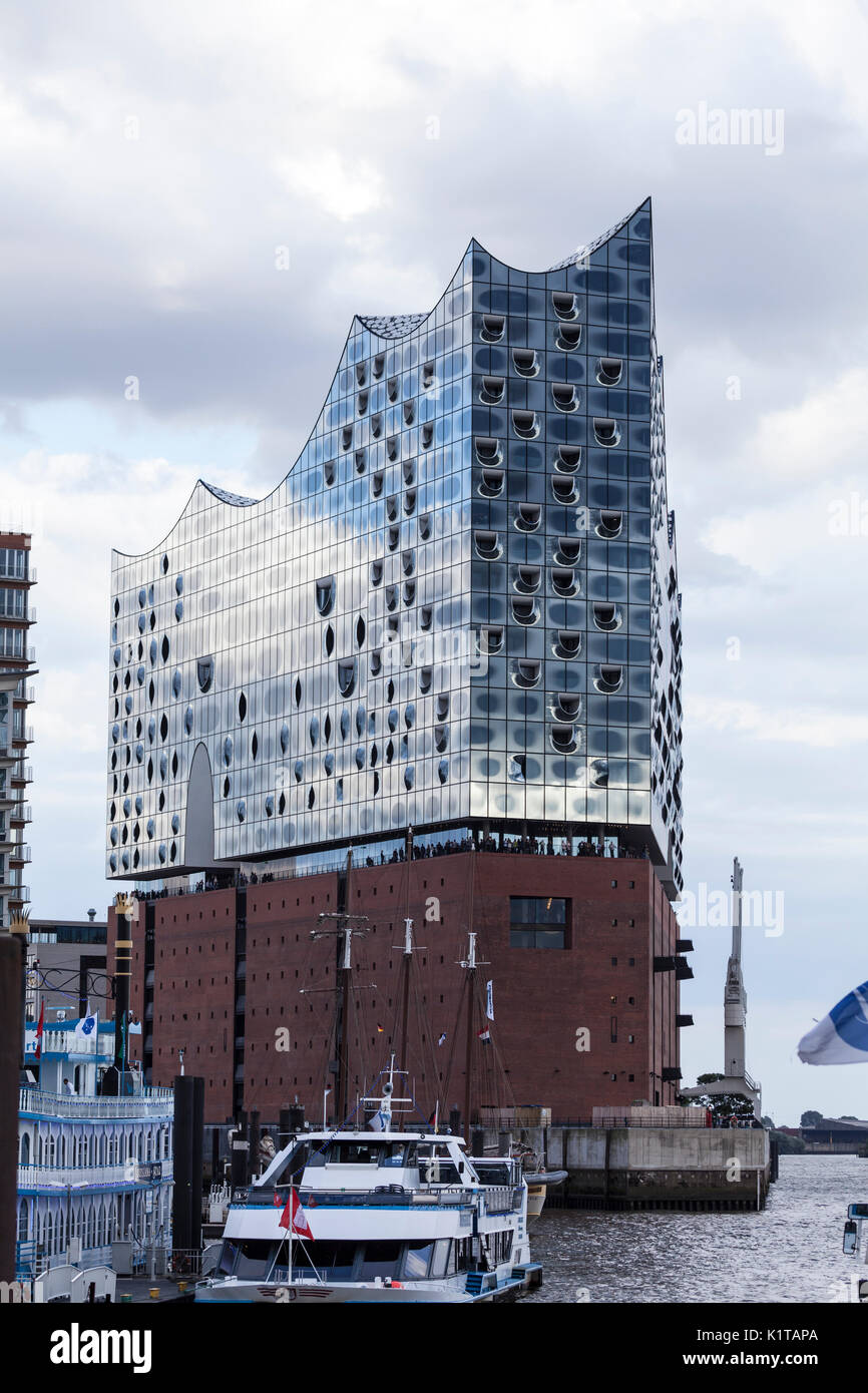 Elbe Philharmonic Hall in Hamburg Stock Photo - Alamy