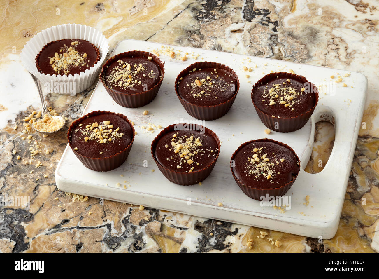 Butter cups hi-res stock photography and images - Alamy