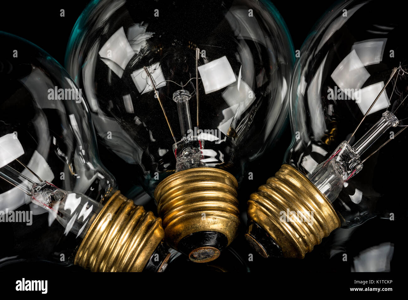 Old light bulbs hi-res stock photography and images - Alamy