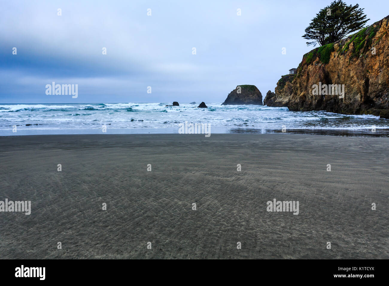 Awesome house hi-res stock photography and images - Alamy