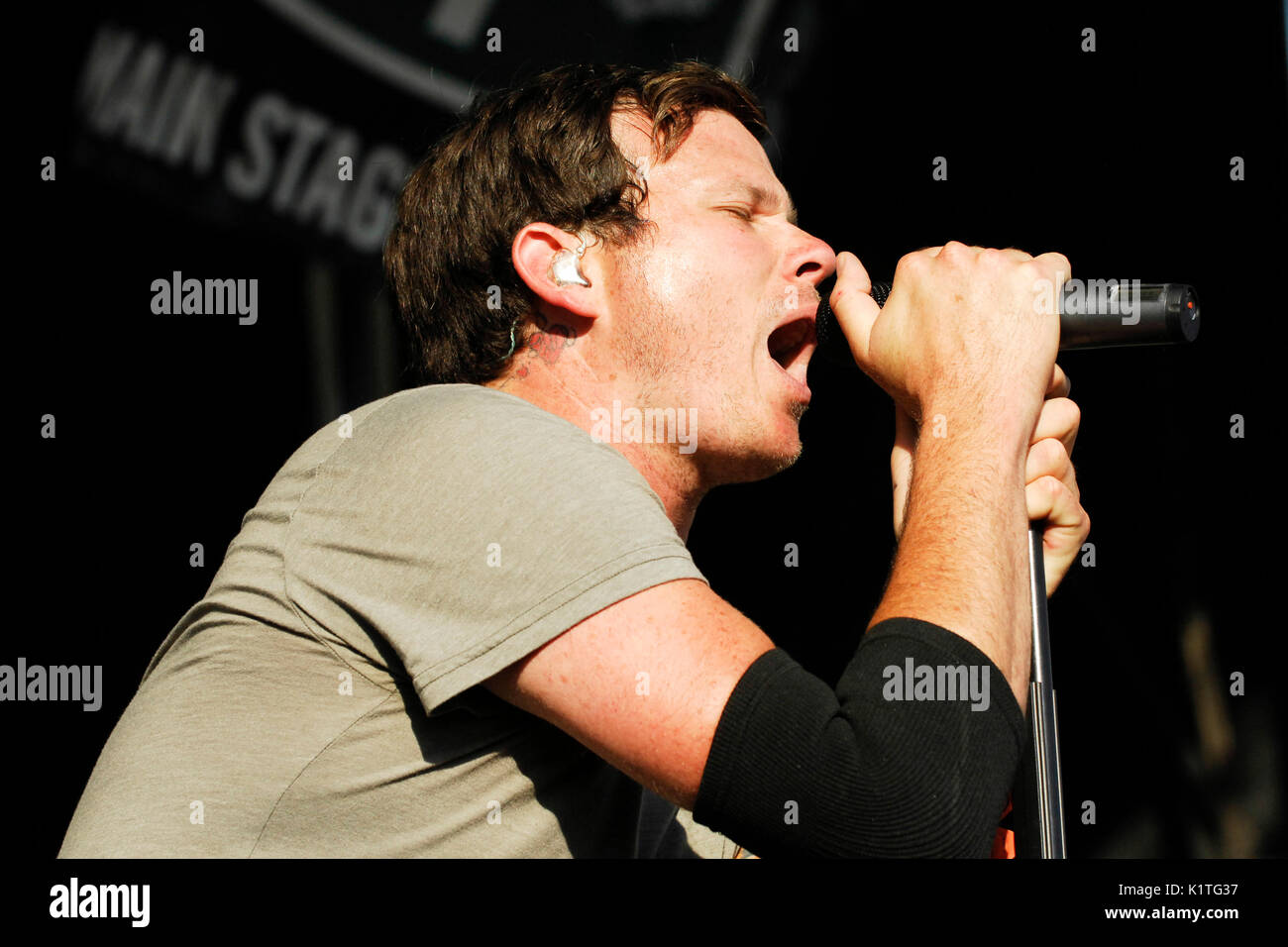 Tom Delonge Un Astronauta Solitario