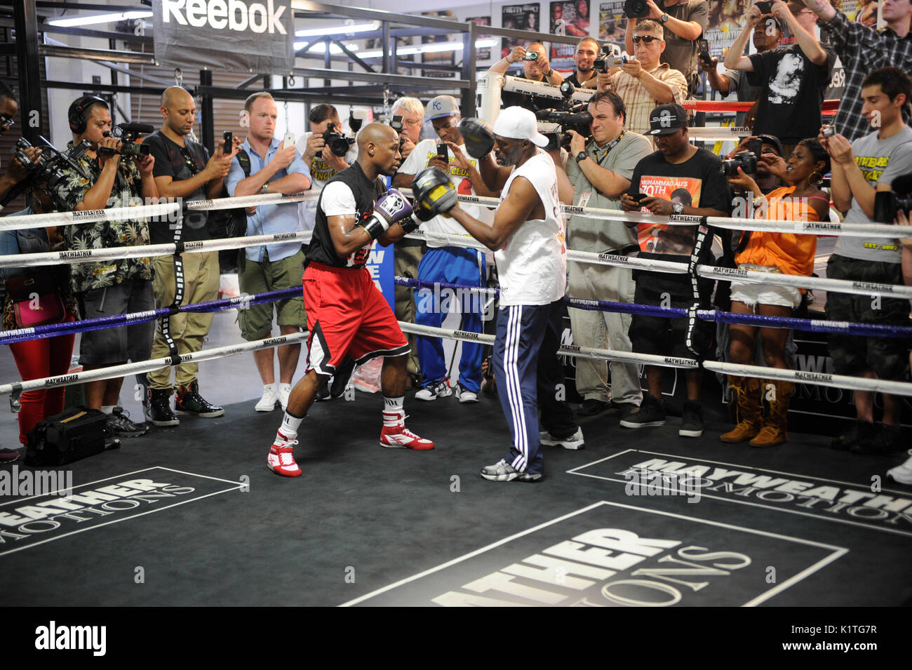Roger mayweather hi-res stock photography and images - Alamy