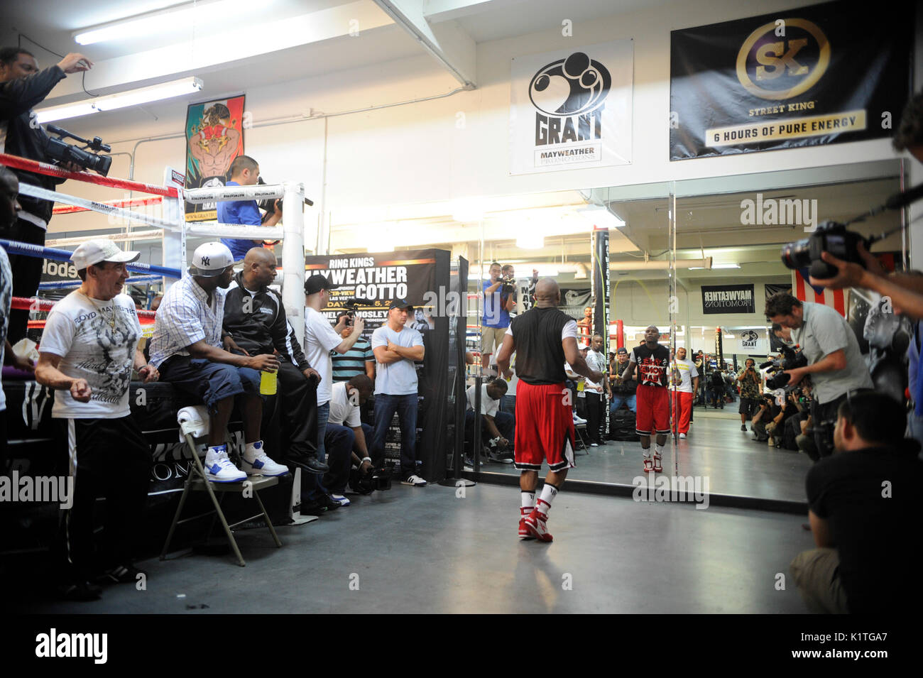 50 cent floyd mayweather jr hi-res stock photography and images - Alamy