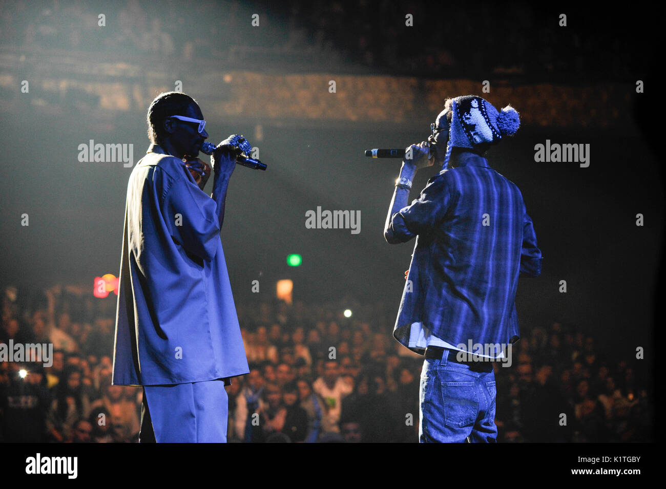 Snoop dogg concert crowd hi-res stock photography and images - Alamy