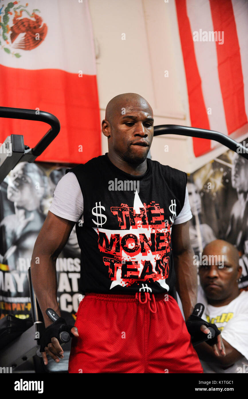 Boxer Floyd Mayweather Jr. trains front media Mayweather Boxing Gym ...