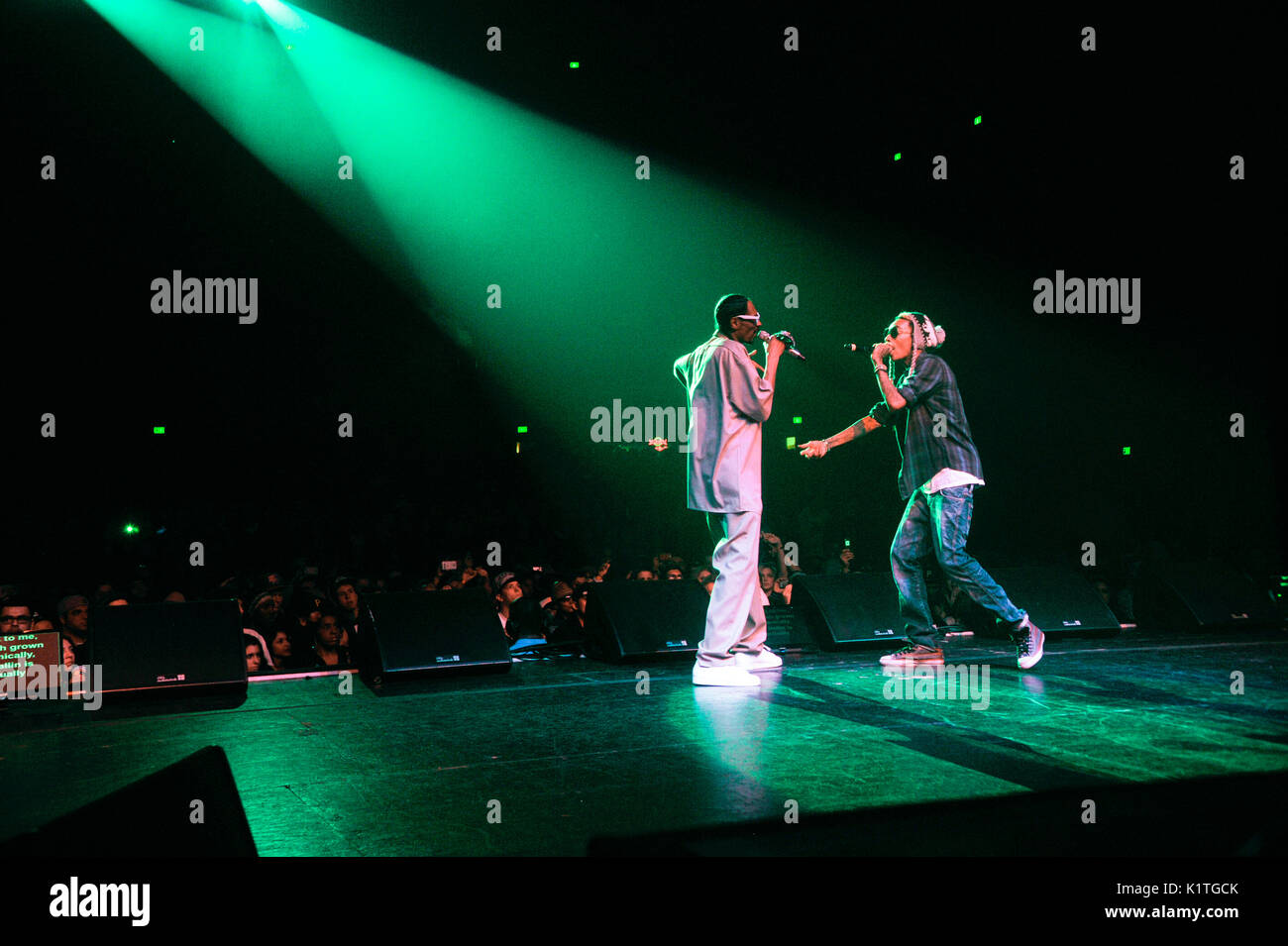 Snoop dogg concert crowd hi-res stock photography and images - Alamy