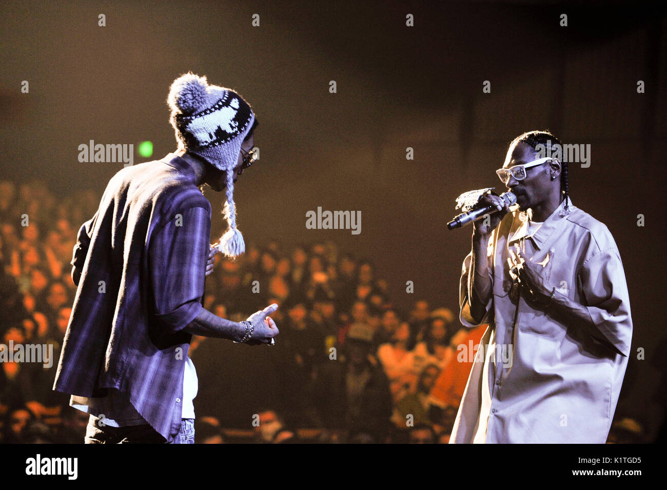 Snoop dogg concert crowd hi-res stock photography and images - Alamy