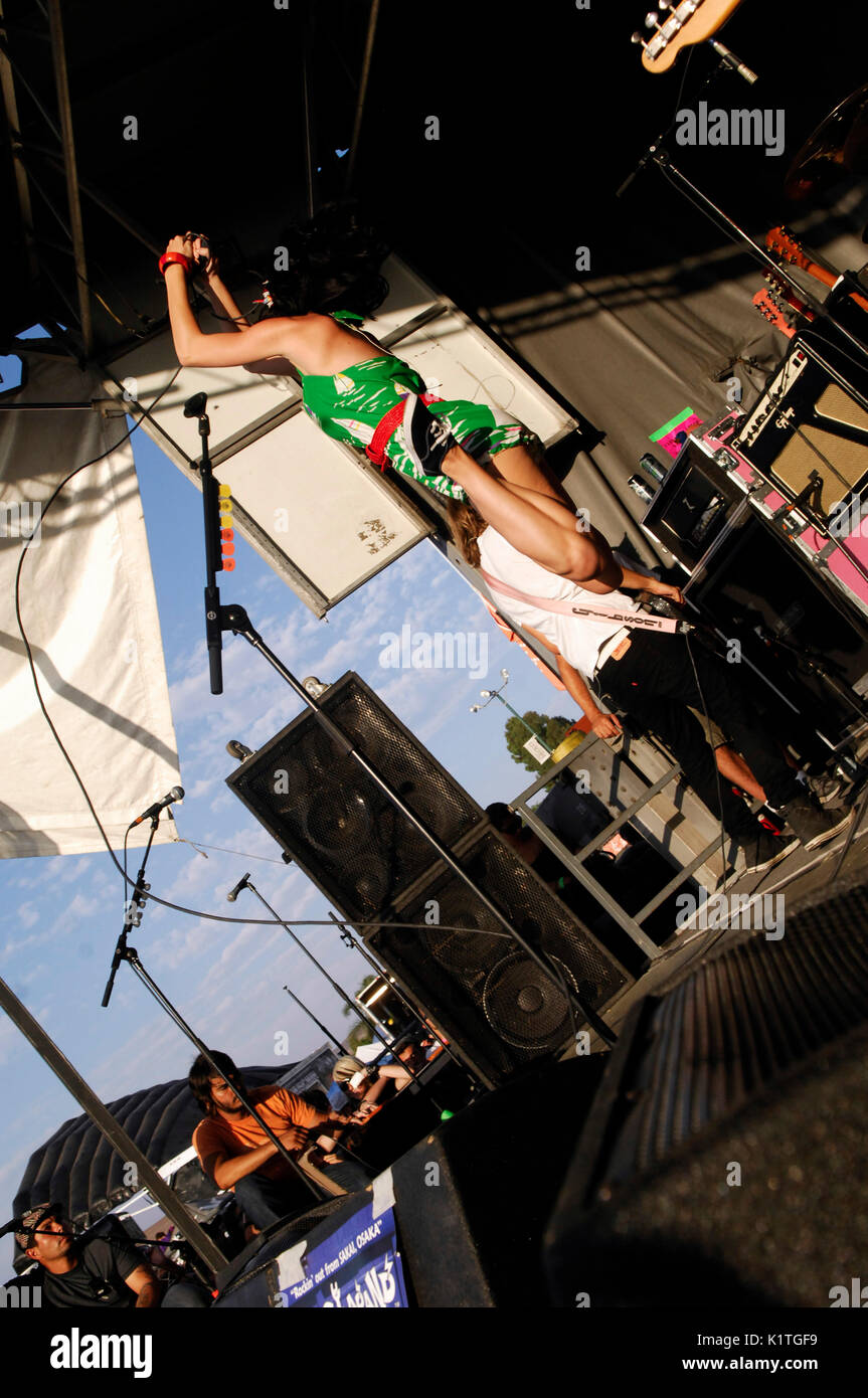 Katy Perry performing 2008 Vans Warped Tour Coors Amphitheater San ...