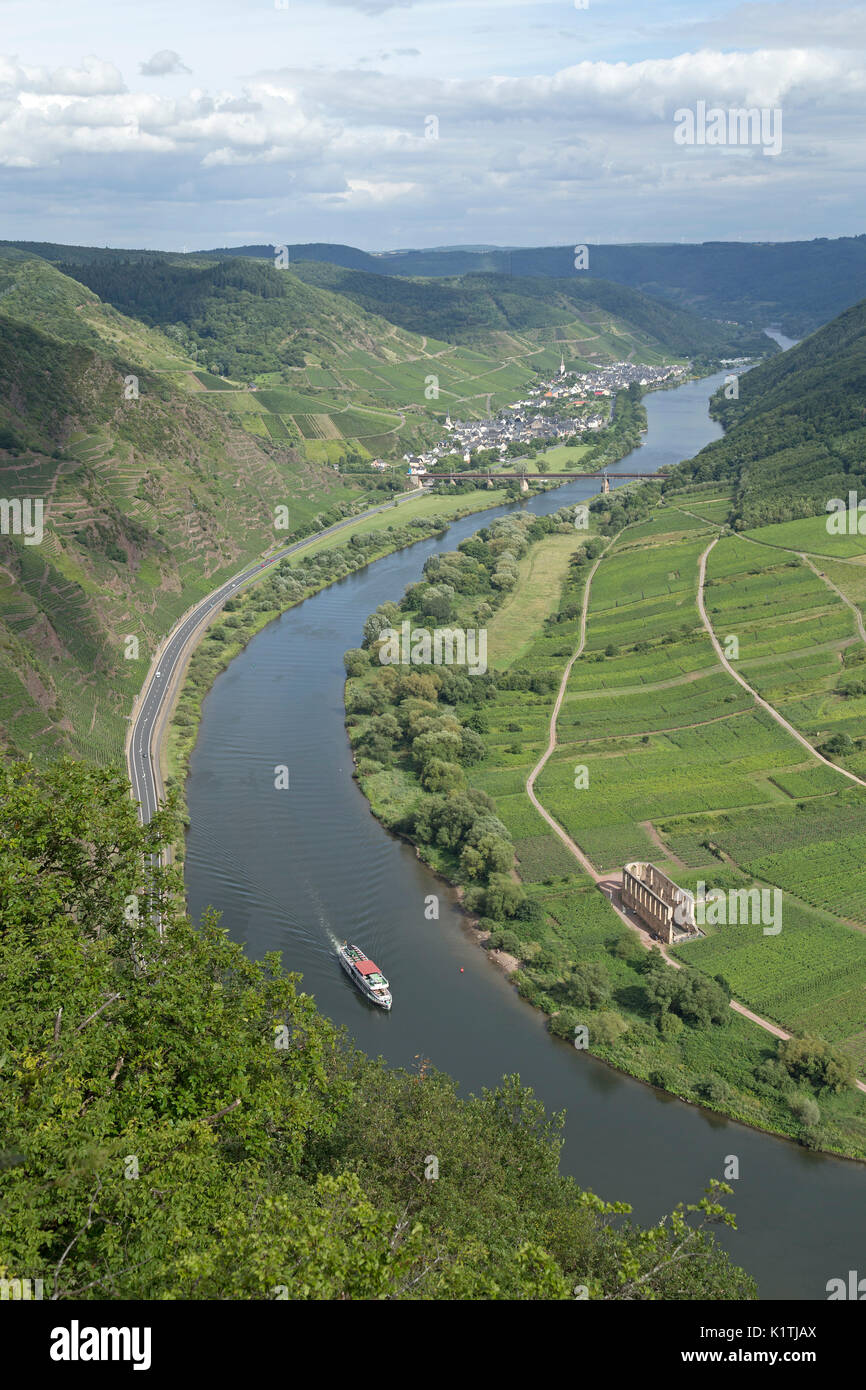 River Moselle Sinuosity near Bremm, Rhineland-Palatinate, Germany Stock ...