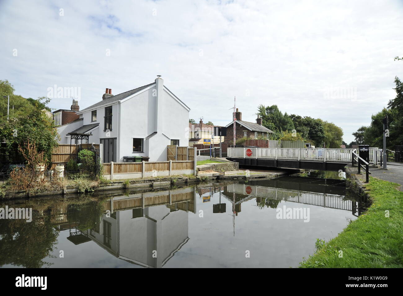 Maghull canal hi-res stock photography and images - Alamy