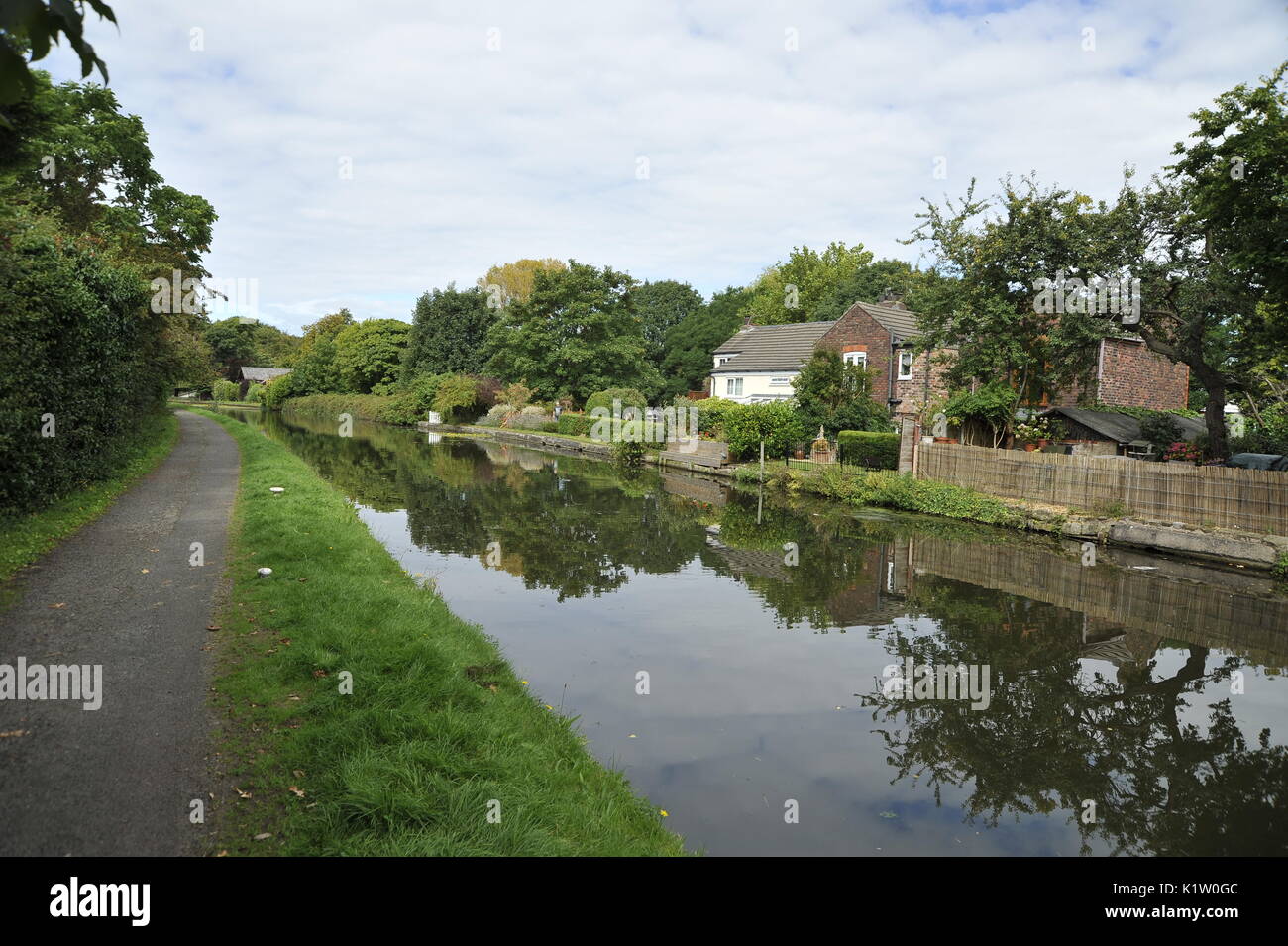 Maghull canal hi-res stock photography and images - Alamy