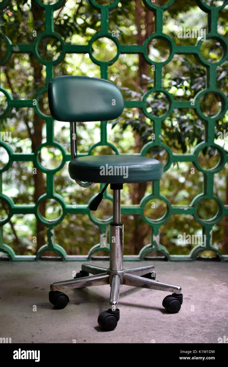 Vintage building trends hi-res stock photography and images - Alamy