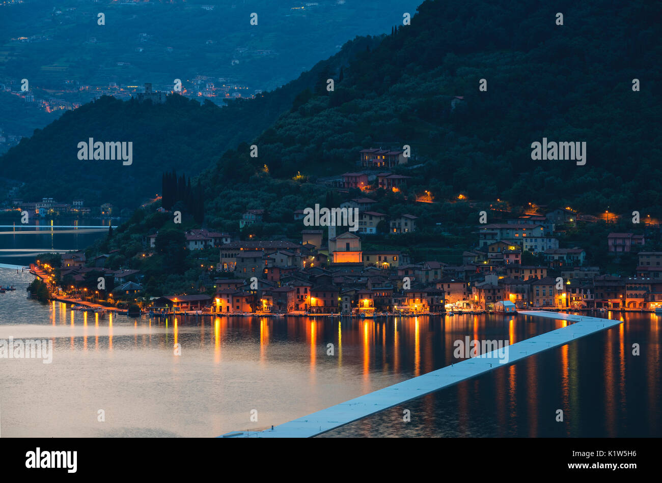 Italy the floating piers hi-res stock photography and images - Alamy