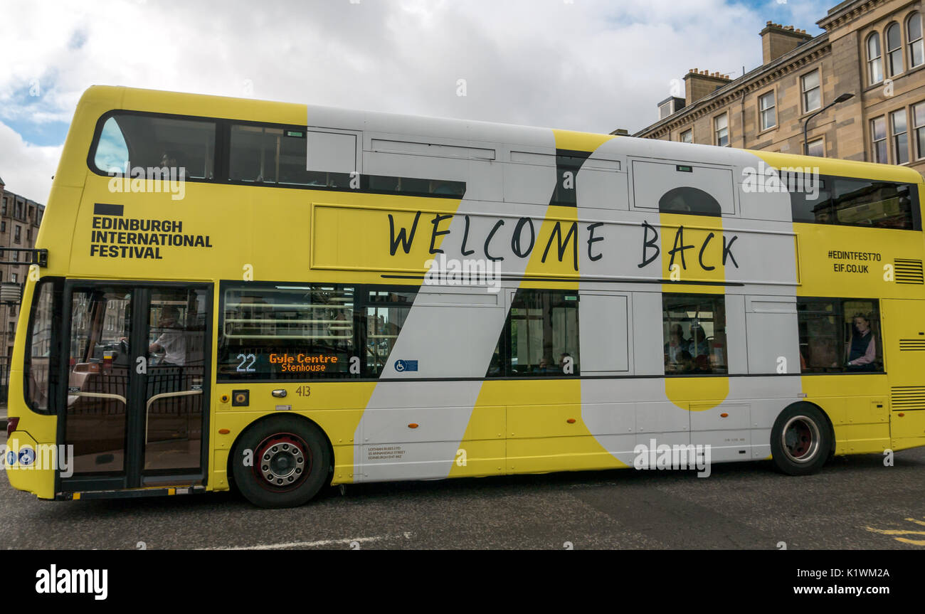 Number 22 bus hi-res stock photography and images - Alamy