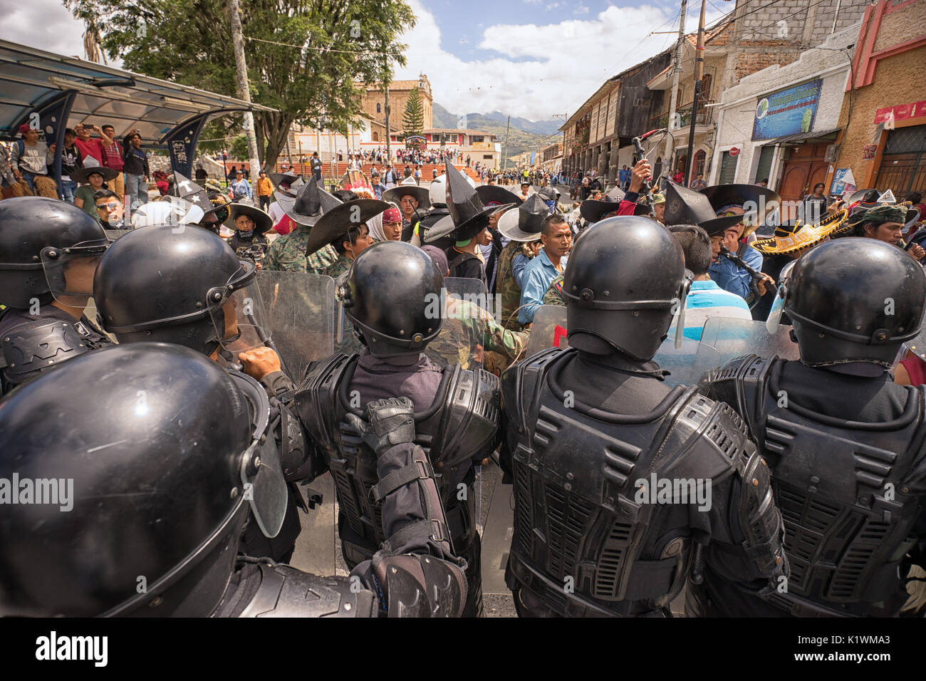 Riot shield hi-res stock photography and images - Alamy