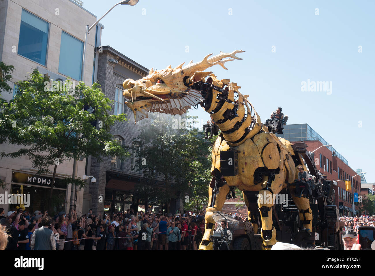 La machine dragon horse hi-res stock photography and images - Alamy