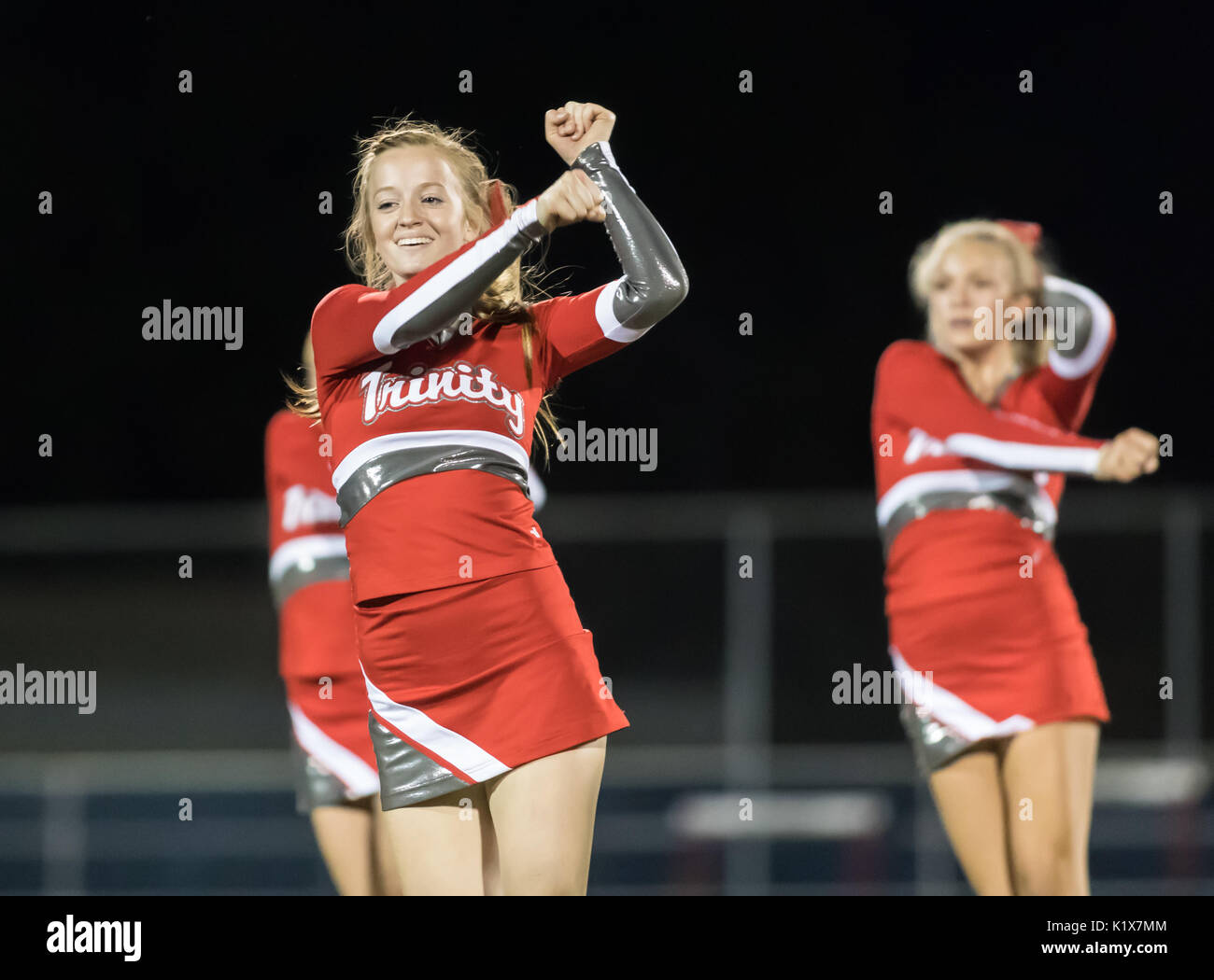 High school cheerleaders routine hi-res stock photography and images ...