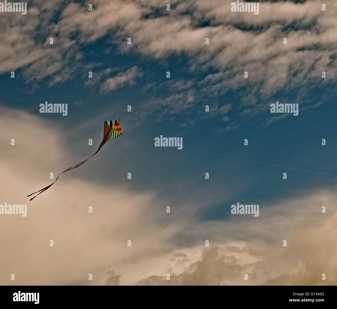 Kite shape coloring hi-res stock photography and images - Alamy