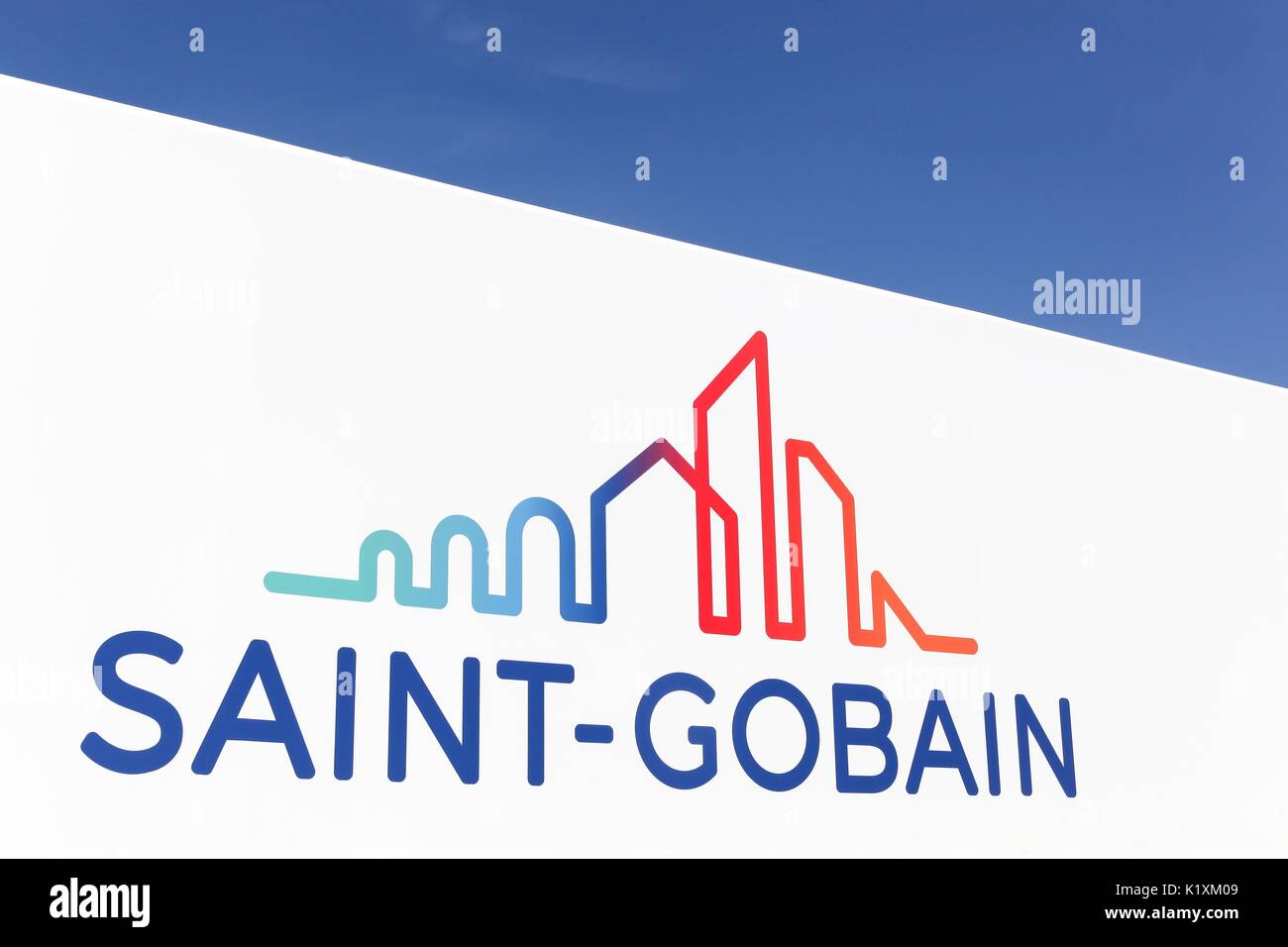 Saint gobain logo hi-res stock photography and images - Alamy