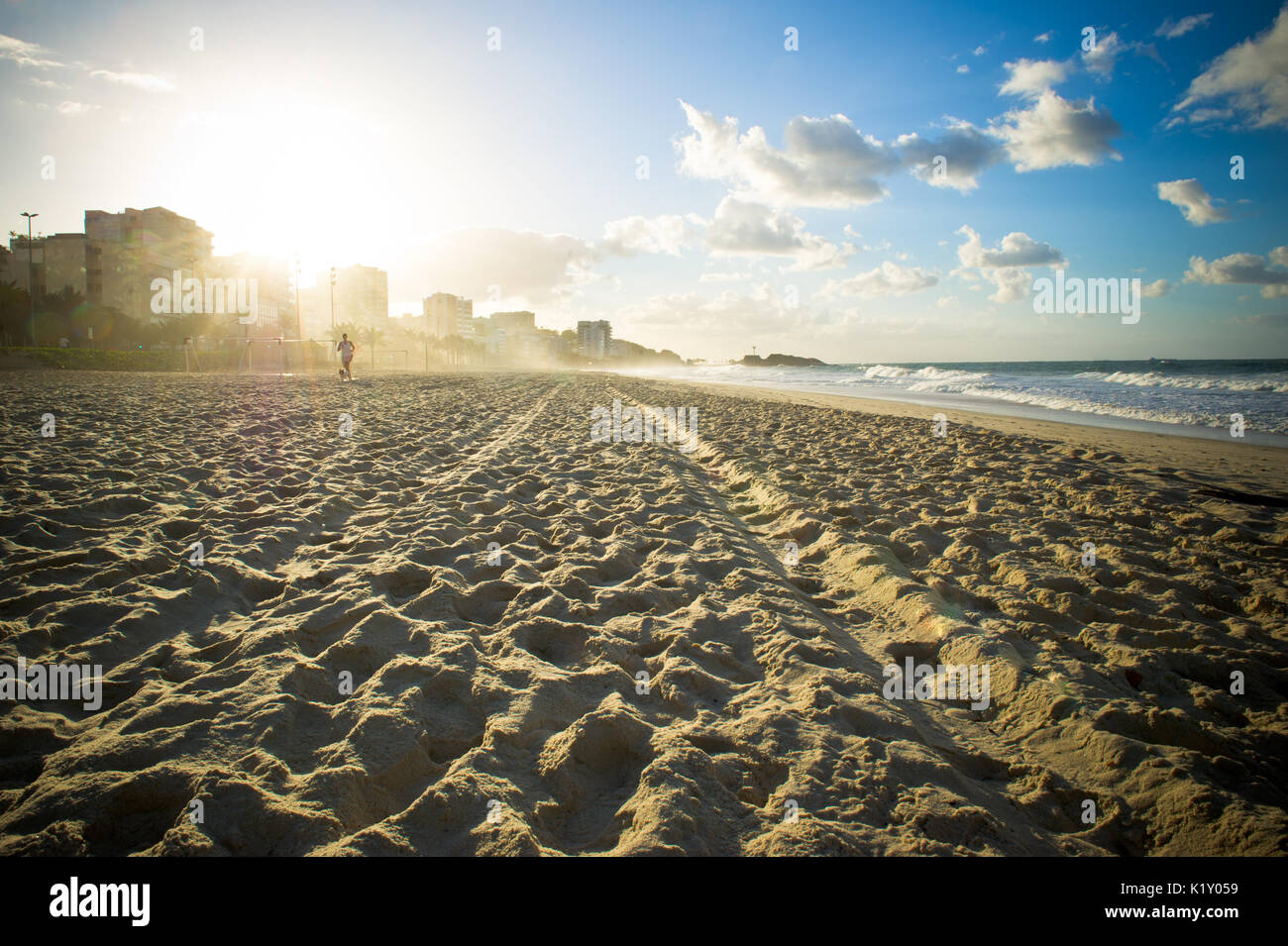 Sunrise over Ipanema Beach, Rio de Janeiro, Brazil Stock Photo - Alamy