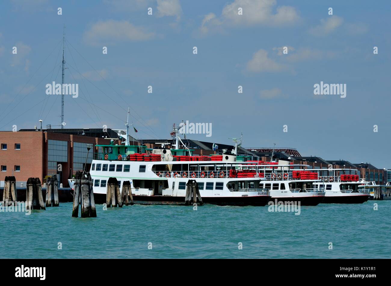 3 water buses hi-res stock photography and images - Alamy