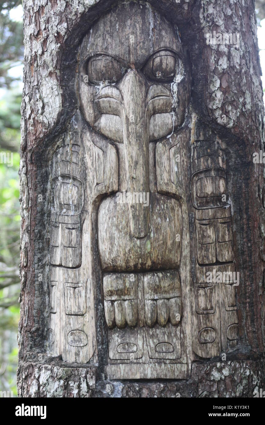 Tree carving alaska hi-res stock photography and images - Alamy