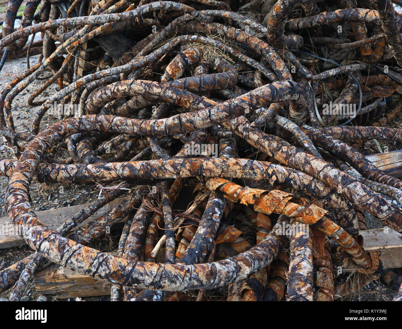 Pile rusty metal scrap hi-res stock photography and images - Alamy