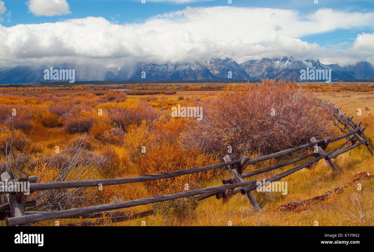 Snake river fence hi-res stock photography and images - Alamy