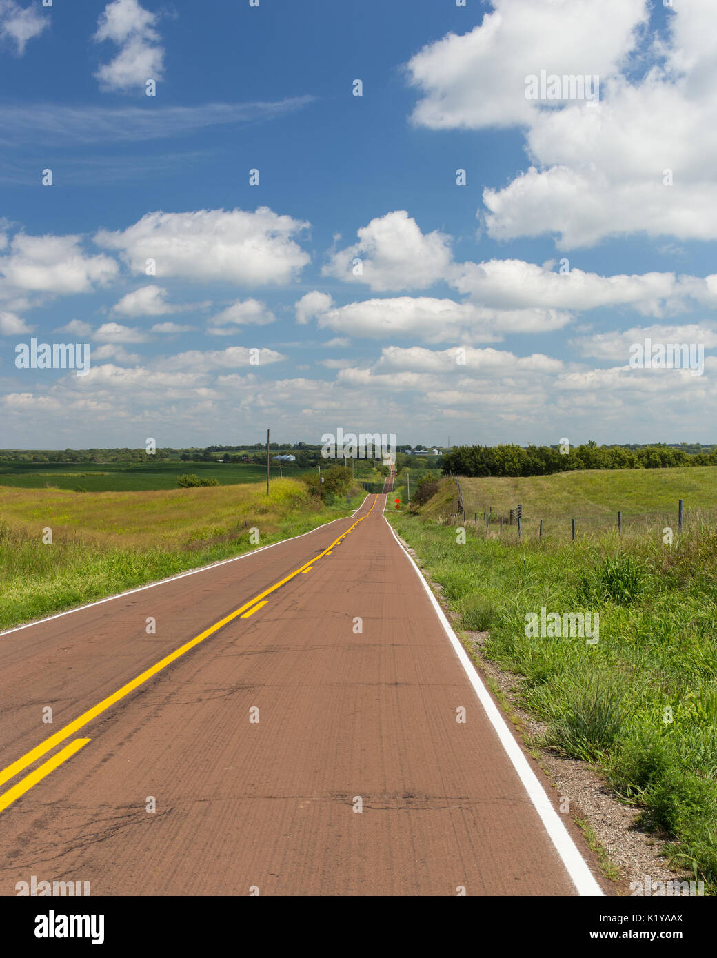 Hilly country hi-res stock photography and images - Alamy