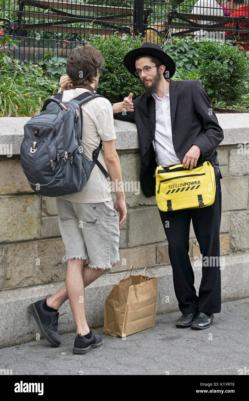Religious jewish man in phylacteries hi-res stock photography and ...