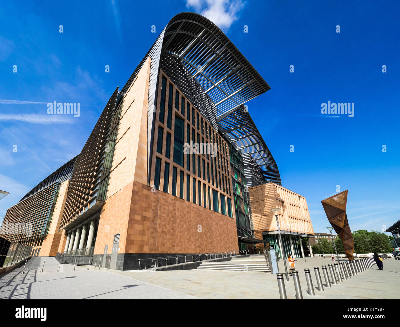 Biomedical research center hi-res stock photography and images - Alamy