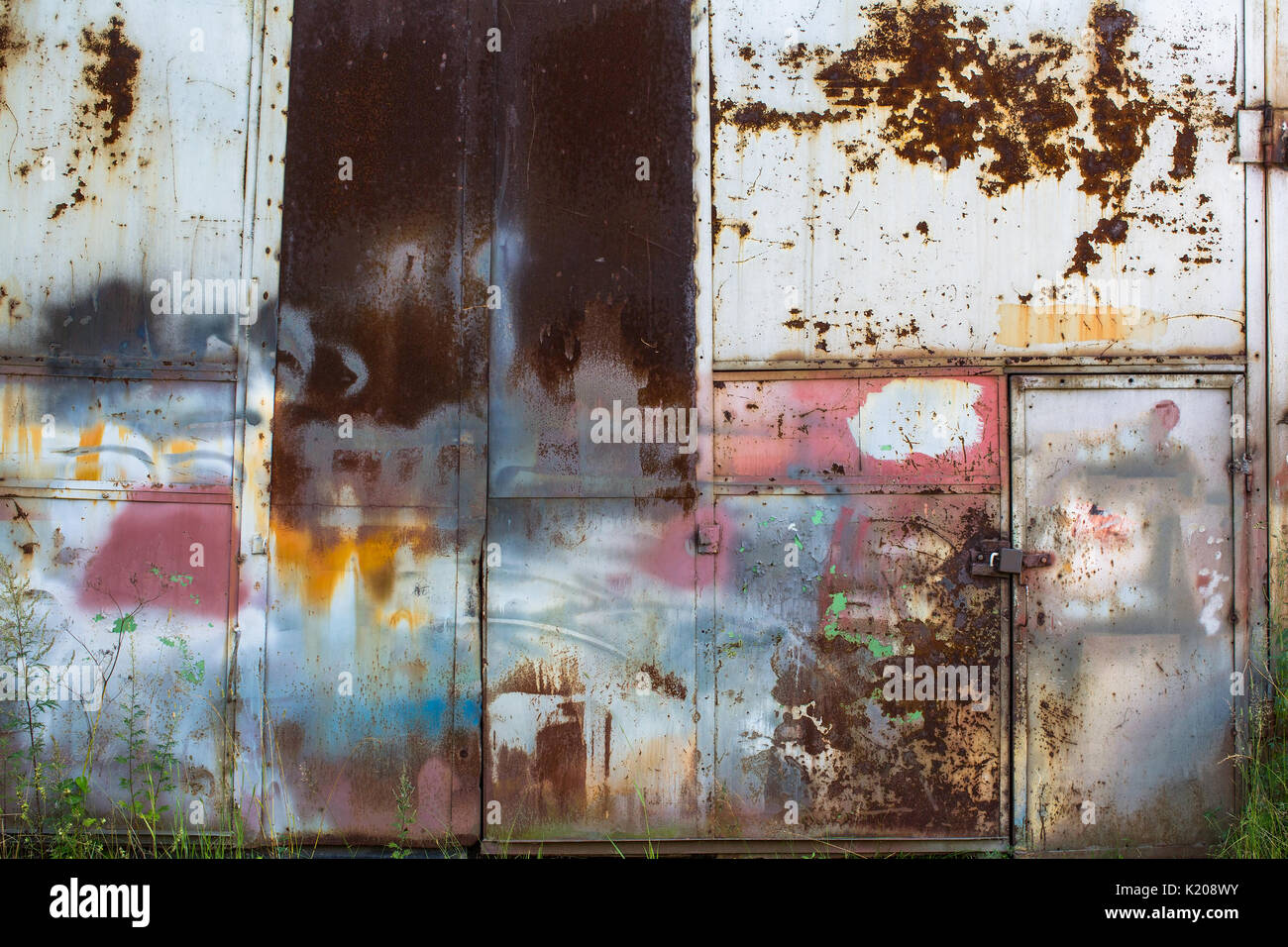 Sheet metal walls hi-res stock photography and images - Alamy