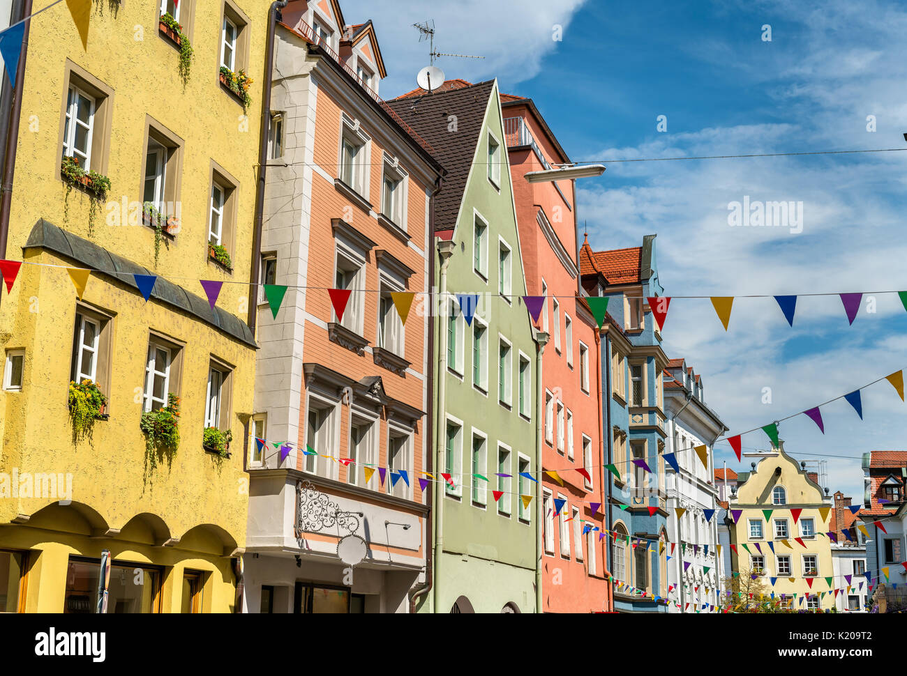 Historic medieval architecture buildings hi-res stock photography and ...