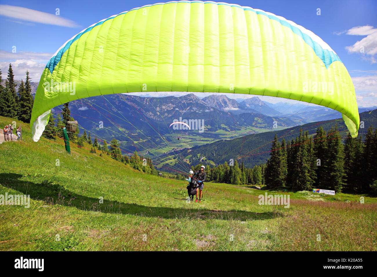 Tandem paragliding austria hi-res stock photography and images - Alamy