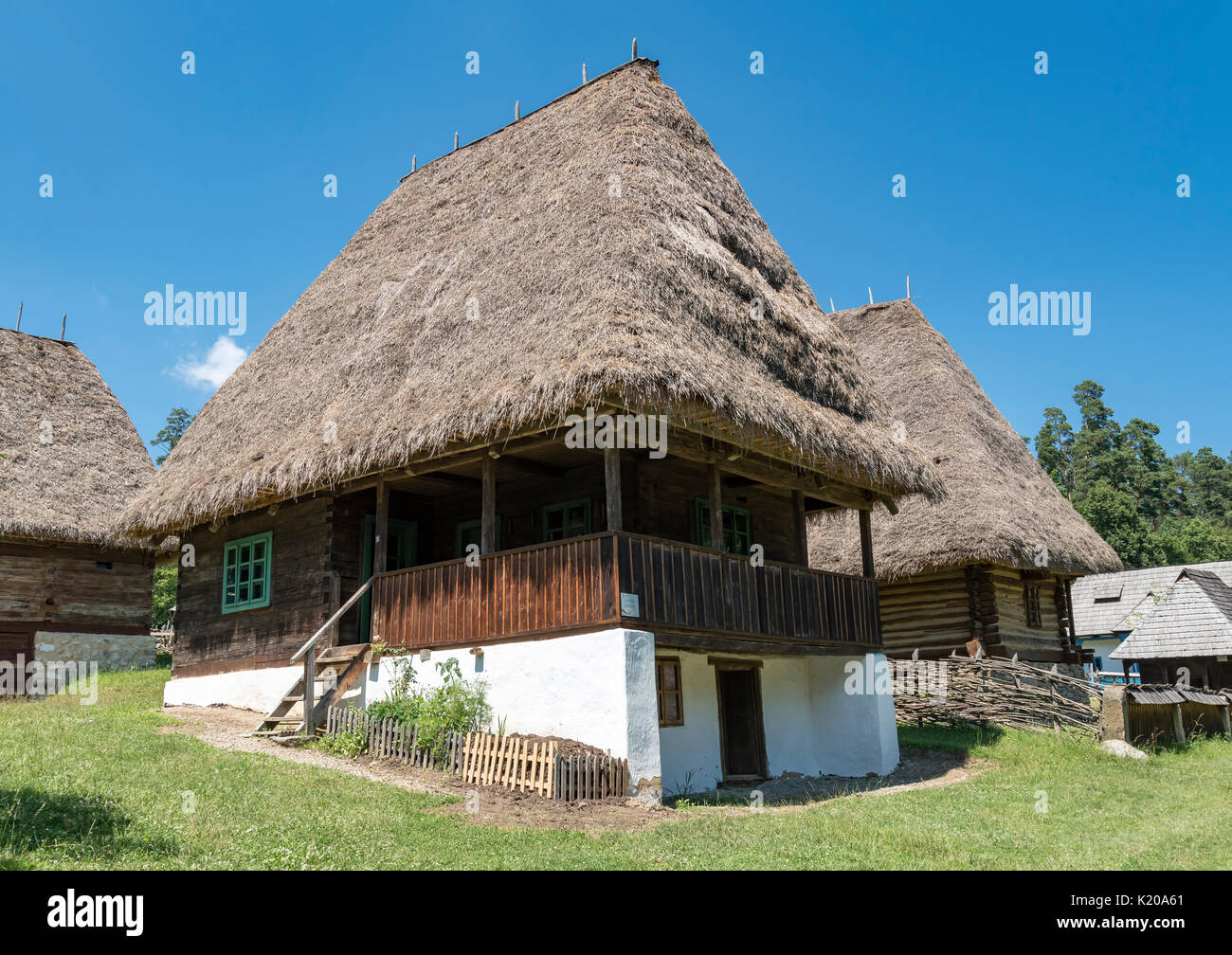Traditional romanian folk house hi-res stock photography and images - Alamy