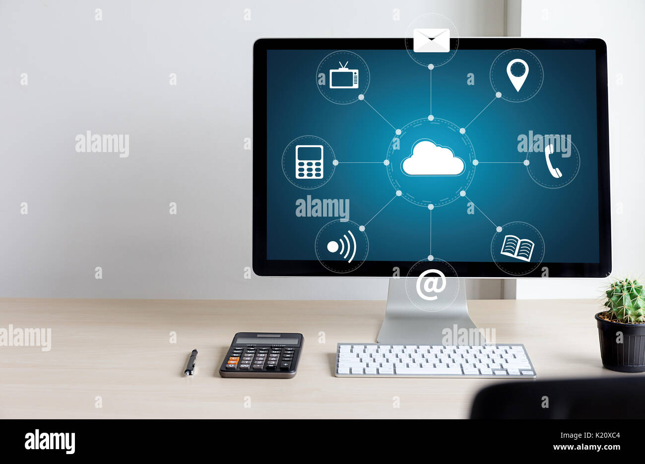 Cloud Computing diagram Network Data Storage Technology Service Stock Photo - Alamy