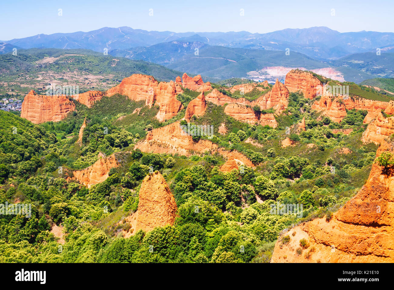 Las Medulas - historical site with abandoned gold mine of Roman Empire ...