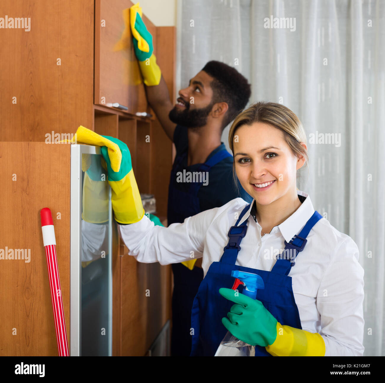 Interracial team hi-res stock photography and images - Alamy